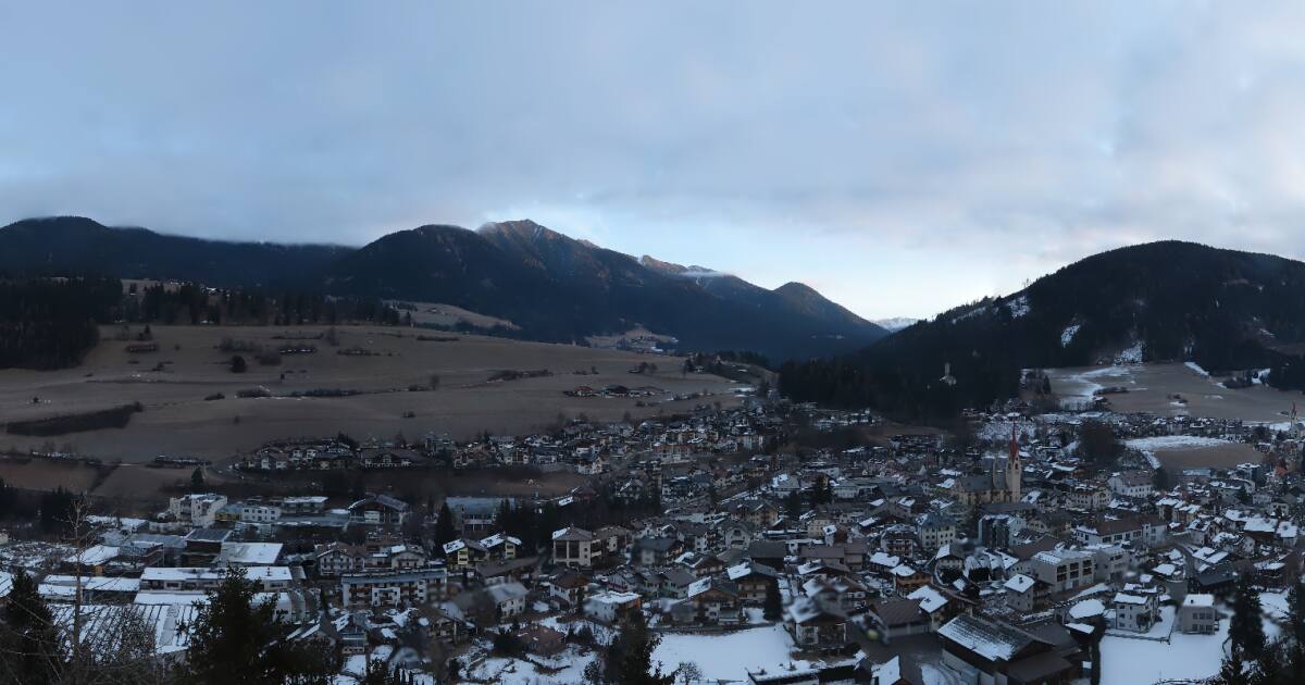 Panoramic view on Monguelfo, from the 240 megapixel Panomax superwebcam ...